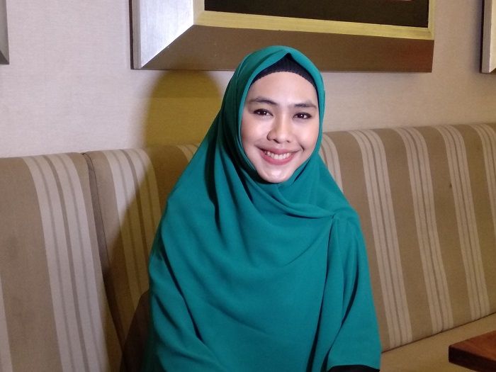 Oki Setiana Dewi Sebelum Berjilbab Biarkan Anak Perempuannya Lepas