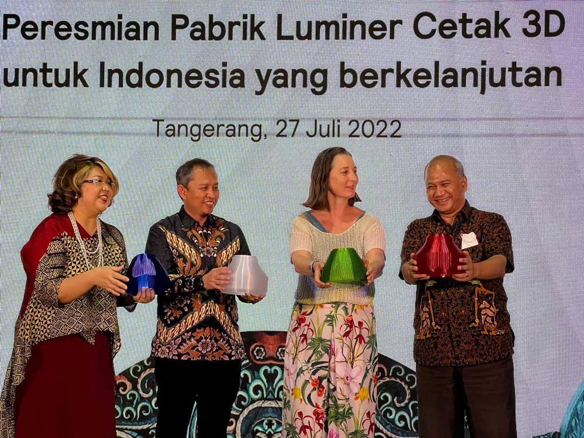 Signify Meresmikan Pabrik Luminer Cetak 3D di Tangerang, Demi ...