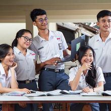 6 Rekomendasi Lagu Nostalgia Masa SMA Atau Sekolah, Ada Kenangan Apa?