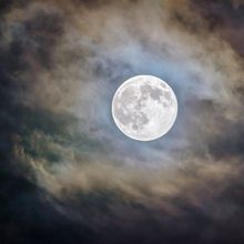 Terangi Seluruh Langit Semalam, Ini Keunikan Fenomena Strawberry Moon