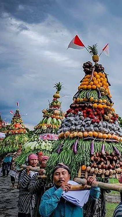Apa Pentingnya Melestarikan Tradisi Kearifan Lokal dan Budaya Daerah Kalian?