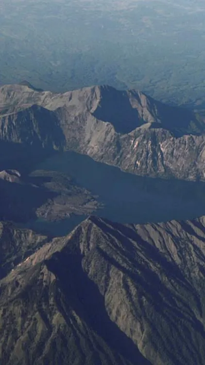Sejarah Gunung Rinjani, Legenda Dewi Anjani, dan Jejak Kedahsyatannya ...