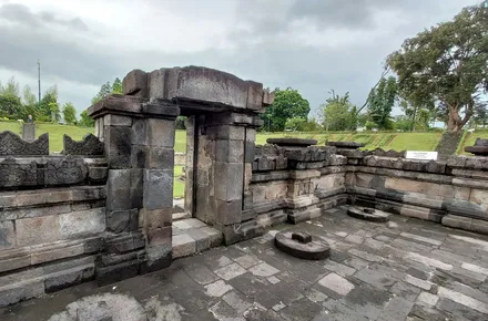 Penjabaran Secara Singkat Mengenai Kekuasaan Raja Kudungga Pada ...