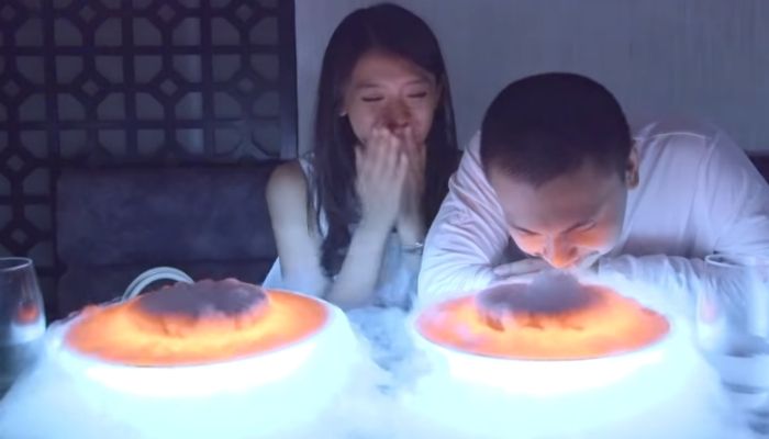 Mengenal Namaaz Dining, Restoran 'Aneh' yang Jadi Favorit Raditya Dika ...