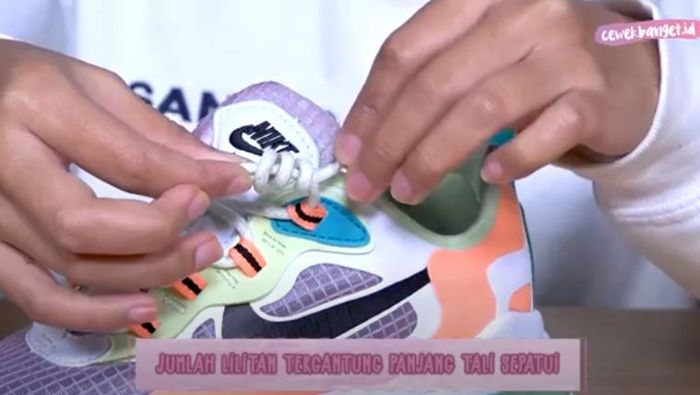 Trik Mengikat Tali Sepatu Antimainstream, Begini Tutorialnya - CewekBanget
