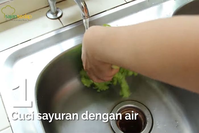 Wah! Selada Layu Di Kulkas Bisa Segar Kembali Dalam 10 Menit Hanya ...