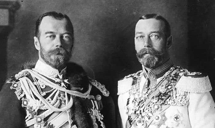 Kisah Raja yang Tewas di Toilet Setelah Meminum Cokelat Panas ...