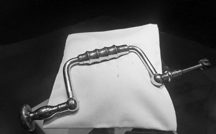 Sejarah Mengerikan Lobotomi: Ketika Ribuan Kepala Manusia Dilubangi ...