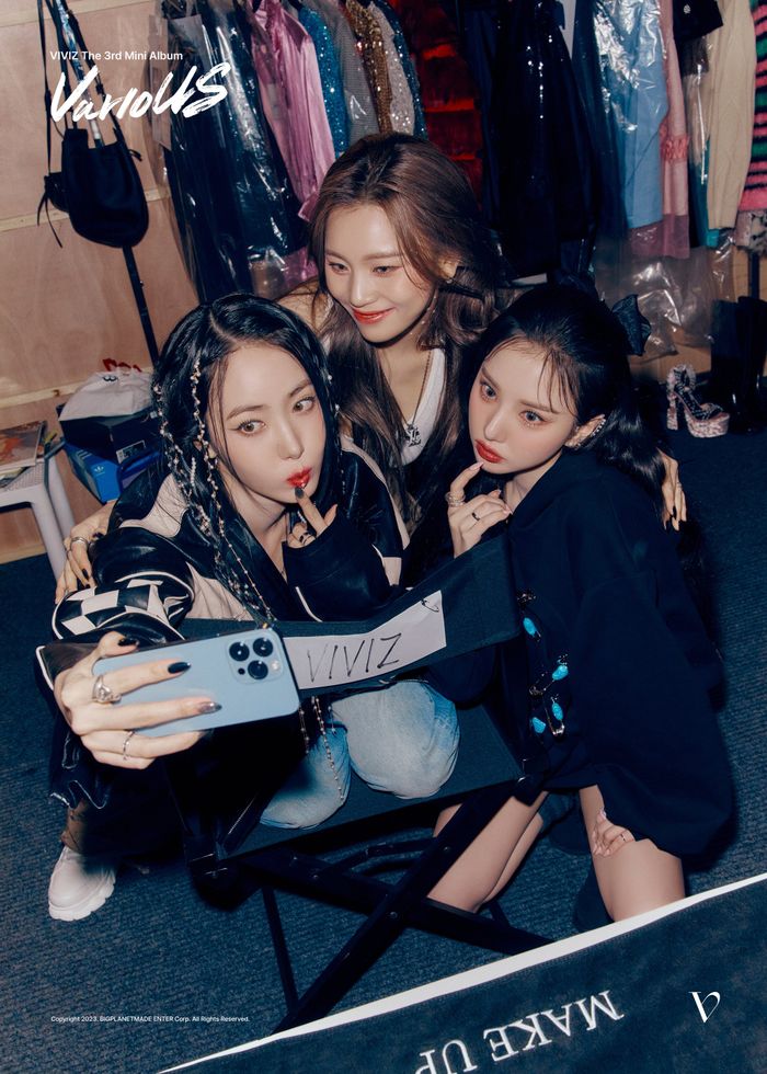 Foto Konsep Ketiga VIVIZ VarioUS Rilis. Nuansa Unik Mirip Backstage! - CewekBanget