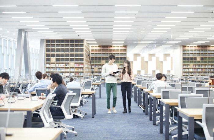 Intip Biaya Kuliah di Seoul National University Kampus Paling Bergengsi Korea - CewekBanget