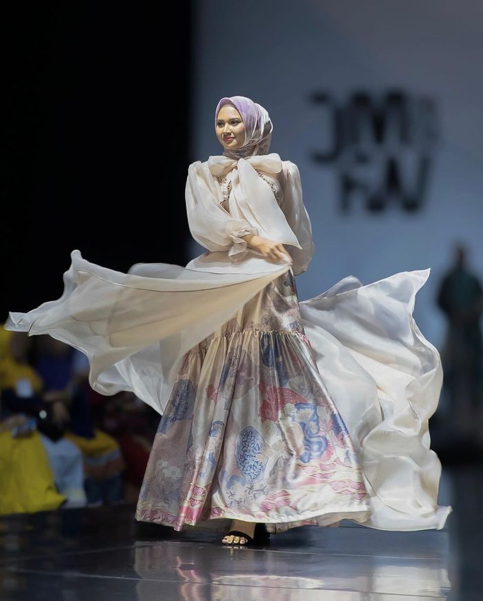 Indah Permatasari Bikin Pangling Saat Jadi Model di Jakarta Muslim ...