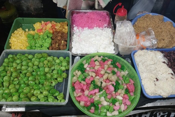 Mencicipi Lenjongan, Jajanan Pasar Legendaris Khas Solo yang Terbuat ...