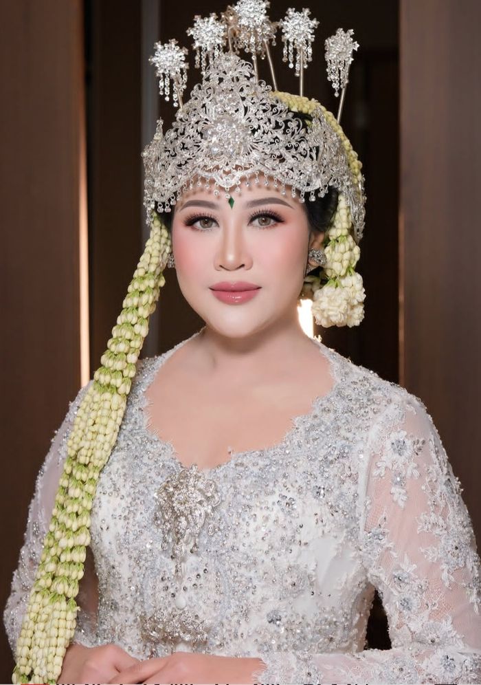 Boiyen Resmi Menikah, Intip Cantiknya Sang Komedian dalam Balutan ...