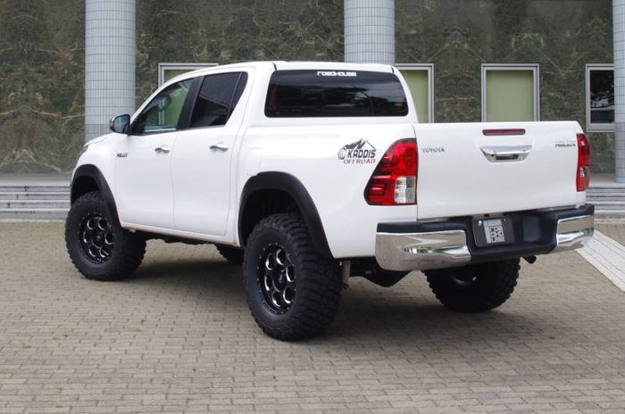 Modifikasi Double Cabin, Toyota Hilux Ini Dibuat Jadi Lebih Tampan ...