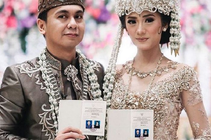 Belum Lama Nikah, Inilah Ekspresi Kocak Raditya Dika Kala Lupa Udah ...