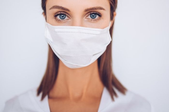 Ini Bahaya Turunkan Masker ke Dagu dan Leher, Jangan Diulangi! - Nova