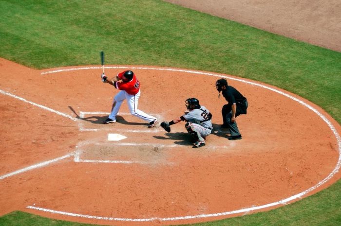 Mengenal Permainan Kasti, dari Perlengkapan hingga Aturan Bermain - Bobo