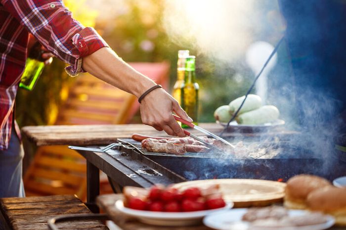 Cara Menghilangkan Bau Asap di Rumah Bekas Acara Bakaran Tahaun Baru ...