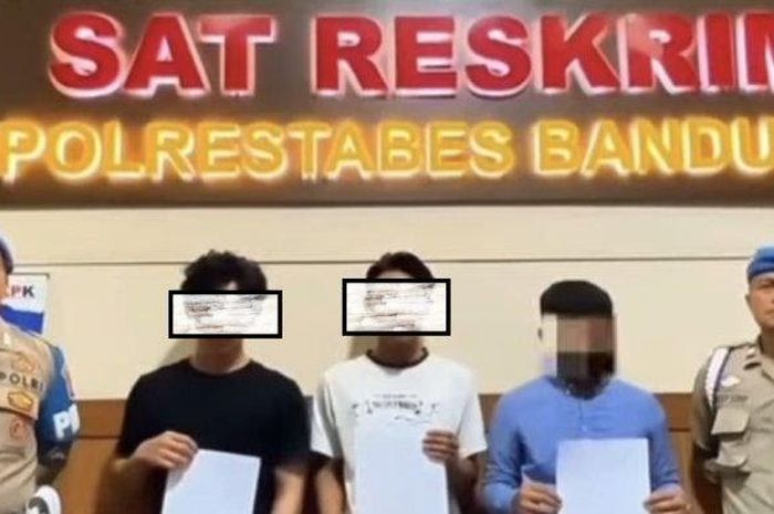 Viral Usai Diduga Lecehkan Turis Asal Singapura di Bandung, 3 Pemuda ... Viral Usai Diduga Lecehkan Turis Asal Singapura di Bandung, 3 Pemuda ...