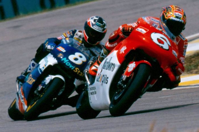 SEJARAH HARI INI - Kejutan Hebat Rival Bebuyutan Valentino Rossi, Jadi ...