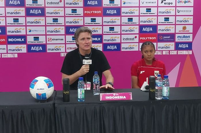 Sisi Lain Pelatih Timnas Putri U-16 Indonesia, Timo Scheunemann Ungkap ...