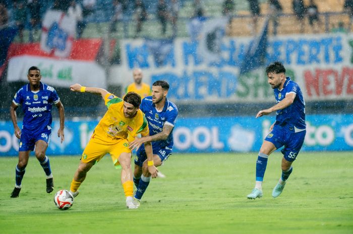 Kata Striker Asal Prancis usai Debut di Persib saat Kalahkan Persebaya ...