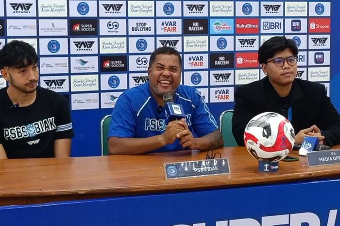 RESMI - PSBS Biak Depak Divaldo Alves, Tim Butuh Suasana Baru ...
