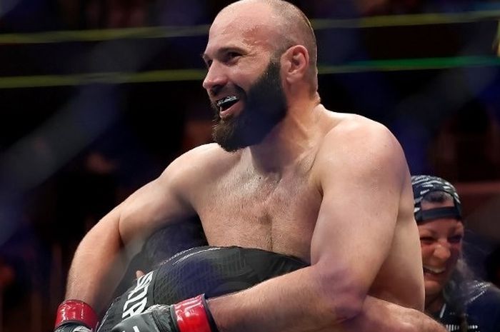 UFC 321 - Modal Bela Diri Militer, Azamat Murzakanov Yakin 100 Persen ...