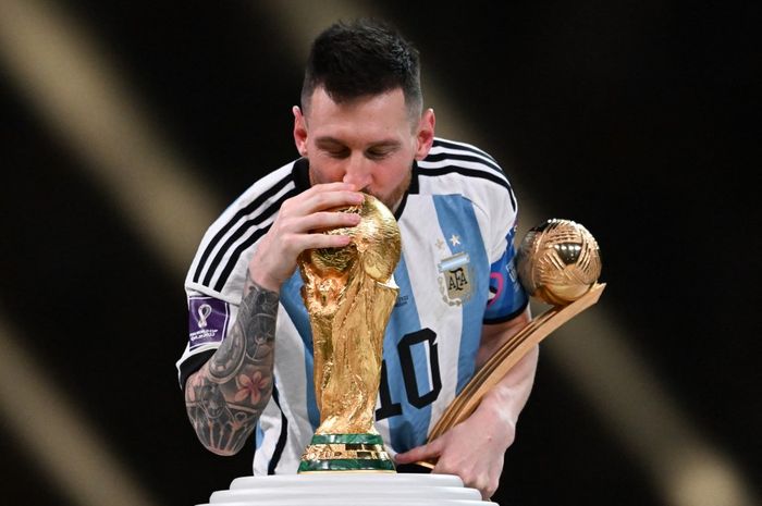 Aneh, Patung Raksasa Messi di India Malah Mirip Ronaldo - Bolasport.com