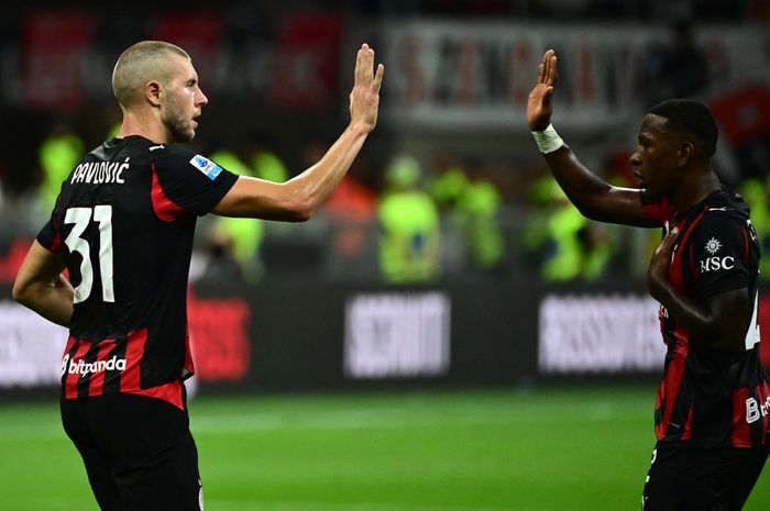 Aksi Viral Bek AC Milan Rusak Rumput demi Sabotase Penalti Genoa ...