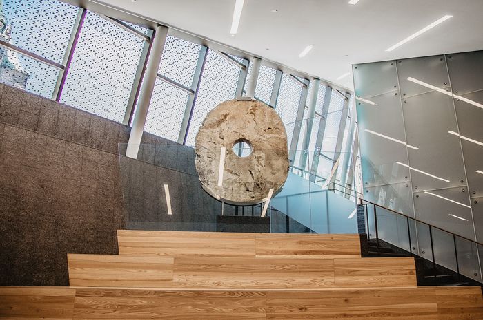 Ada Uang Sebesar Mobil? Mengenal Batu Rai, Mata Uang Raksasa dari Pulau ...