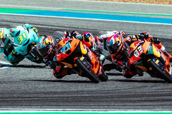 Kesaksian Pembalap KTM Berjibaku Kalahkan Veda, 4 Pembalap Duel Gila ...