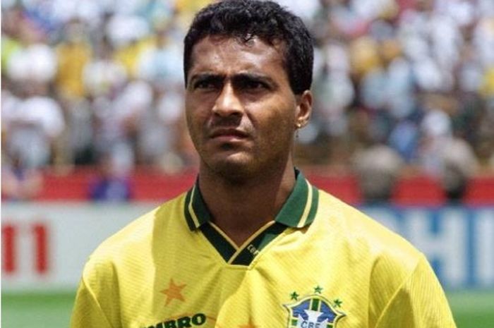LEGENDA PIALA DUNIA - si Bandel Romario, sang Penghapus Dahaga Gelar ...