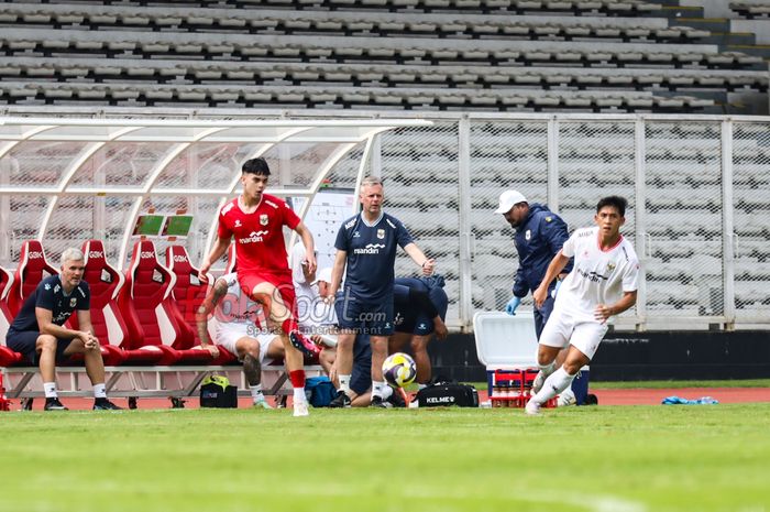 Sibuk di 3 Timnas Indonesia, Mathew Baker Berstatus Magang di Skuad ...