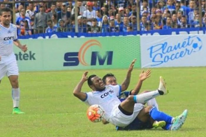 MU Membuat Pelatih Arema Sulit Senyum - Juara.net