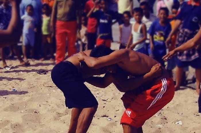 Hampir Mirip Sumo, Pathol Tampil Sebagai Olahraga Gulat Asli Indonesia ...