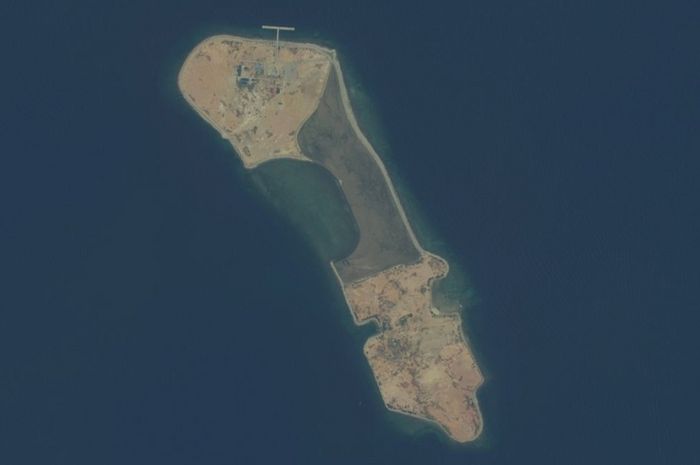Kerasnya Nipa si Pulau Noktah Perbatasan RI - National Geographic