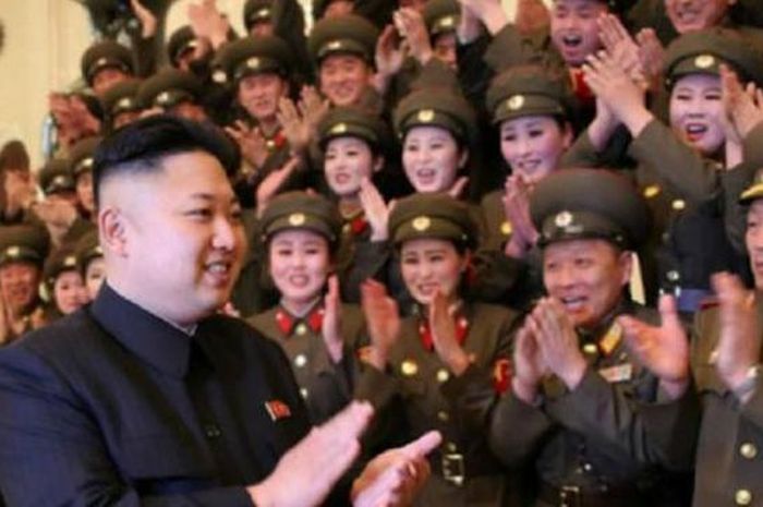 Gara-gara Pajang Foto Kim Jong Un, Pejabat Korea Utara Datangi Salon ...