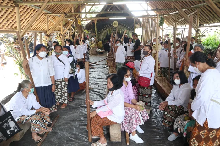 Contoh Bahasa dan Tradisi Sunda, yang Tidak Cuma Bandung Saja