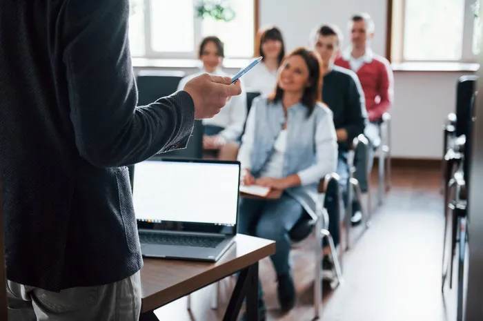 35 Kata-kata Penutup Presentasi yang Menarik, Dijamin Unik Banget