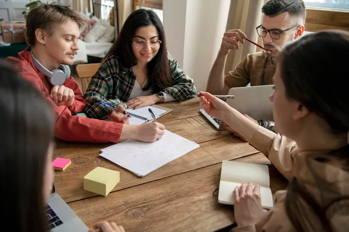 Bagaimana Sikap yang Baik Ketika Sedang Berdiskusi dengan Teman-teman?