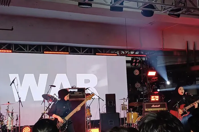 Firda Marsya Kurnia Vokalis Voice of Baceprot (VoB) Masuk BBC 100 Women ...