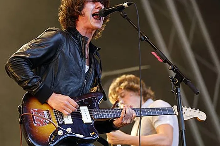 Alex Turner Lupa Cara Menulis Lagu
