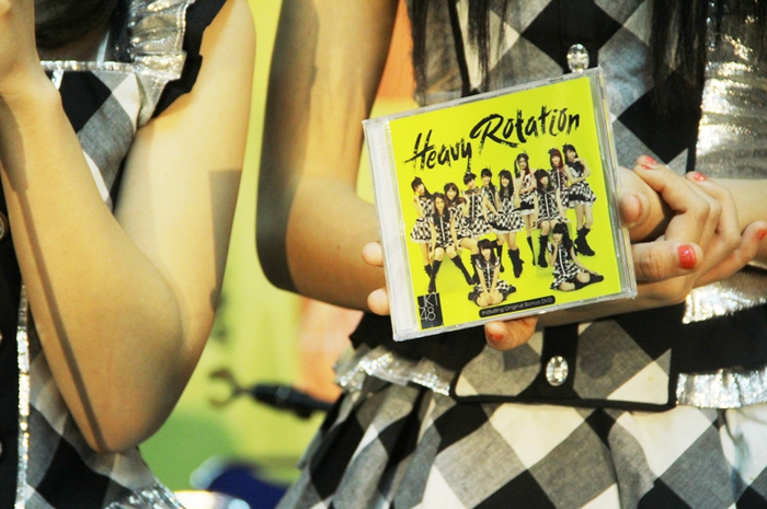 Daftar Lagu Debut Album JKT48 - Heavy Rotation - Page all
