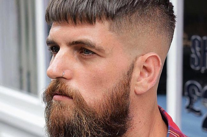 rambut uppercut pendek