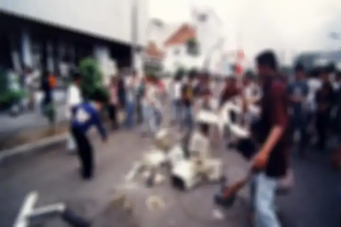 Kisah Pilu Kerusuhan Mei 1998 di Jakarta, Warga Jarah Toko hingga ...