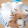 Ternyata Ada Alasan Kenapa Tisu Toilet Warnanya Putih, Langsung Tahu Setelah Baca ini
