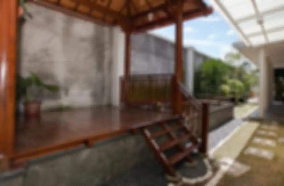 Bikin Adem dan Rindang, Berikut Inspirasi Gazebo dan Kolam Ikan di ...