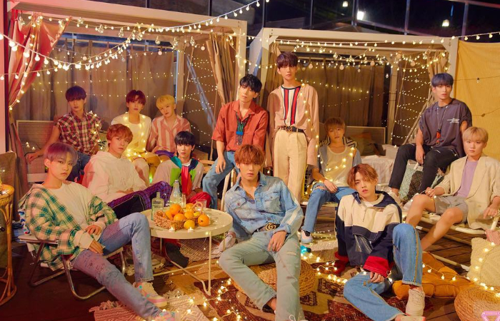 Berangkat ke Jakarta, Intip Gaya Fashion Member Seventeen. Keren ...