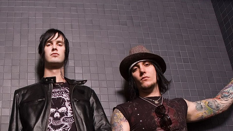 Synyster Gates Ingin Remaster Karya Pinkly Smooth, Bandnya Bersama The Rev